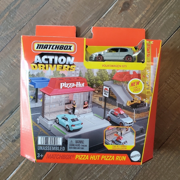 MATCHBOX | Toys | Matchbox Action Drivers Pizza Hut Pizza Run Playset ...